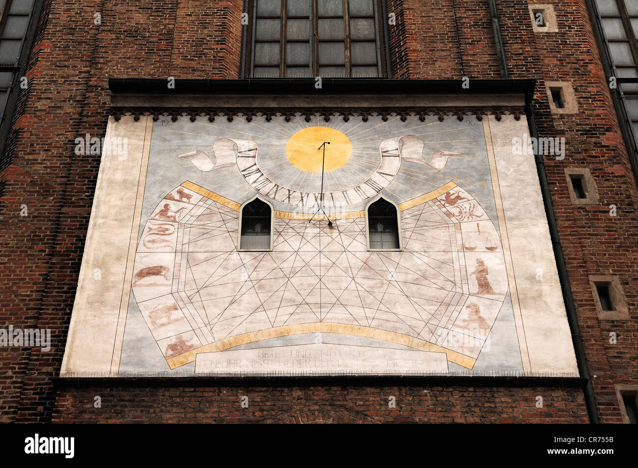 Sundial at the Church of Our Lady, Frauenplatz 12, Munich, Bavaria ...