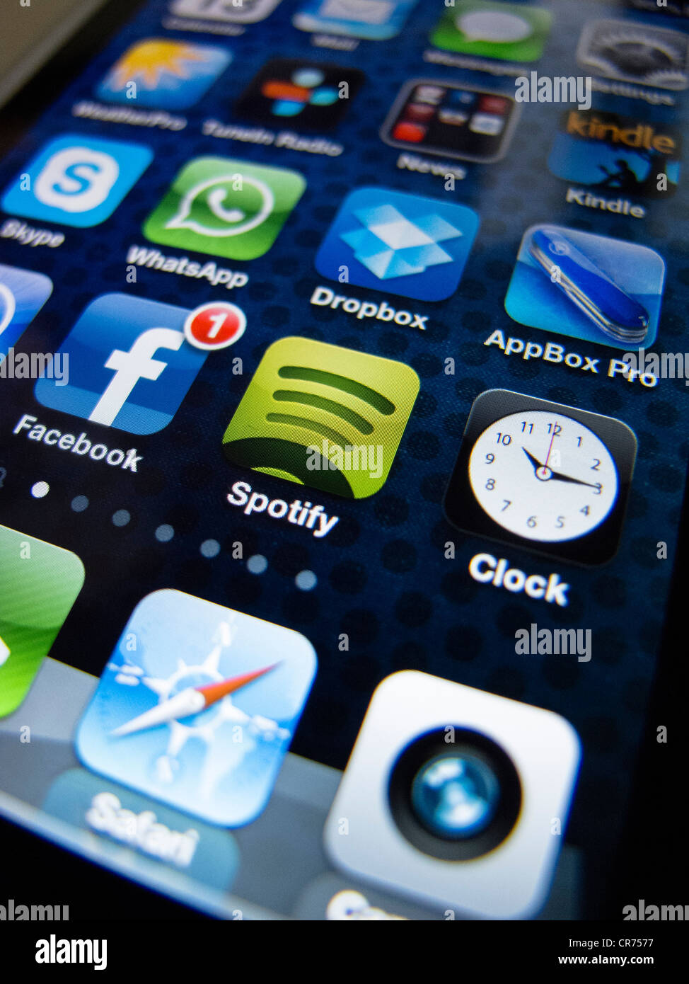 detail of iPhone 4G screen showing apps on homescreen Stock Photo - Alamy