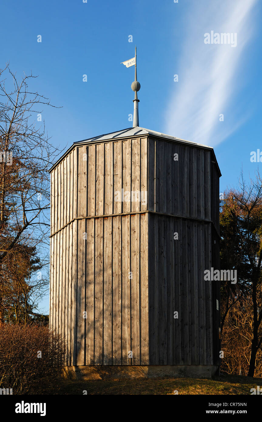 Wooden wood water towers tower hi-res stock photography and images - Alamy