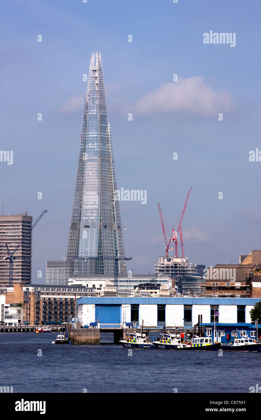 The shard and thames hi-res stock photography and images - Alamy