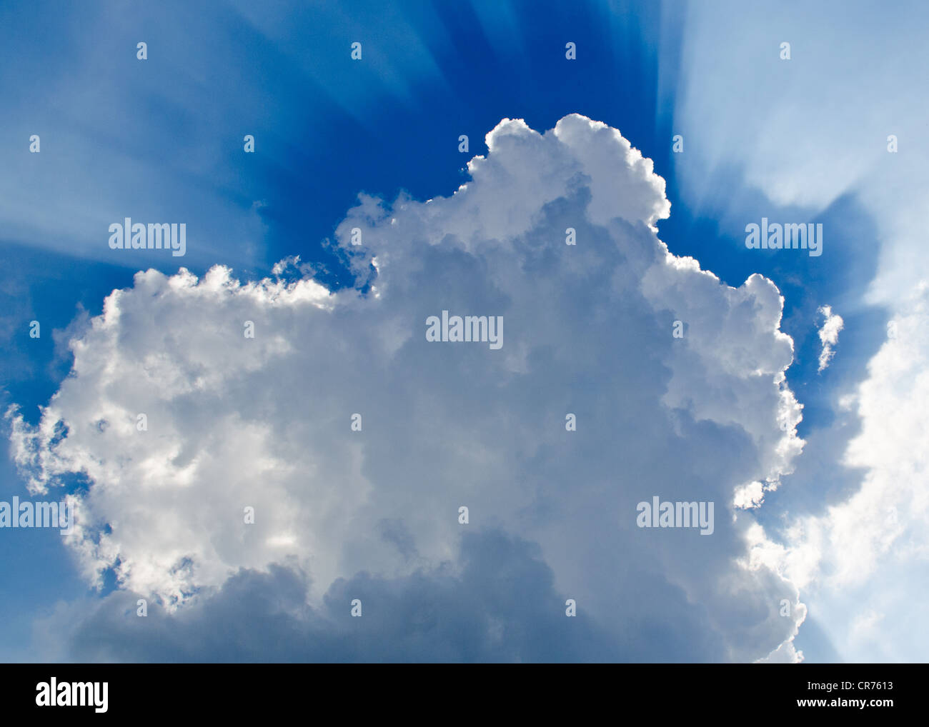 Sunray cloud hi-res stock photography and images - Alamy