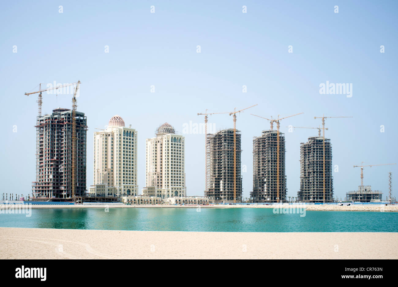 New apartment towers under construction at new Pearl Doha land ...
