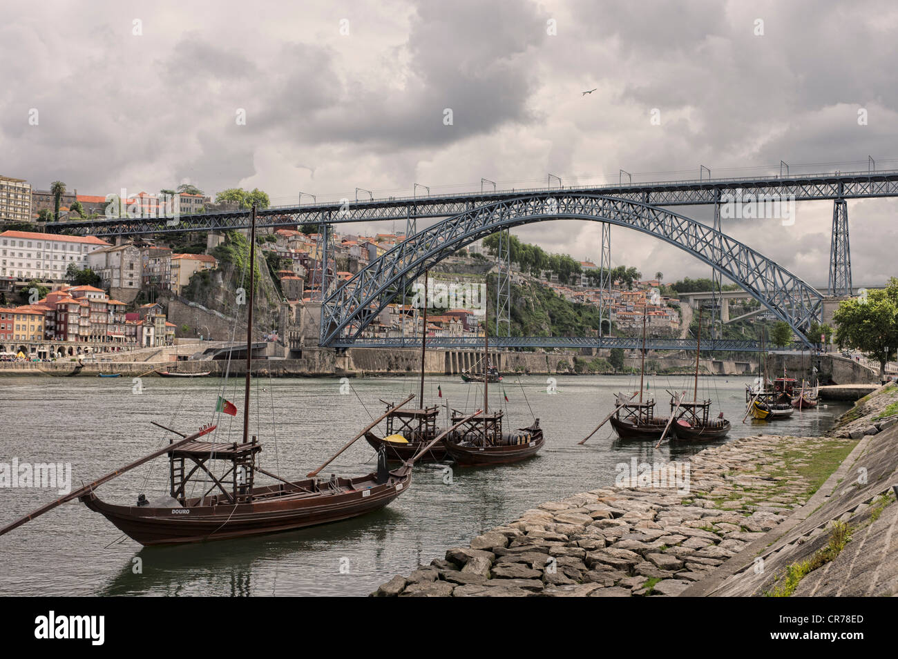 Suspension bridge over train hi-res stock photography and images - Alamy