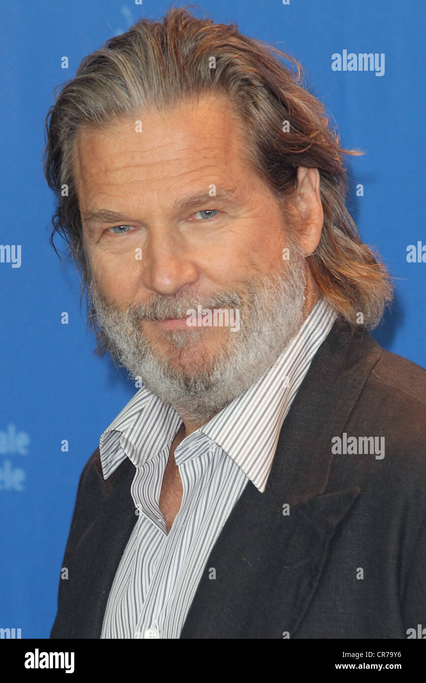 True grit film jeff bridges hi-res stock photography and images - Alamy