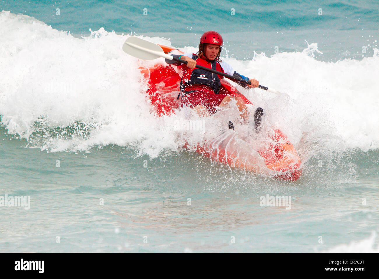 Kayaking in breaking waves hi-res stock photography and images - Alamy