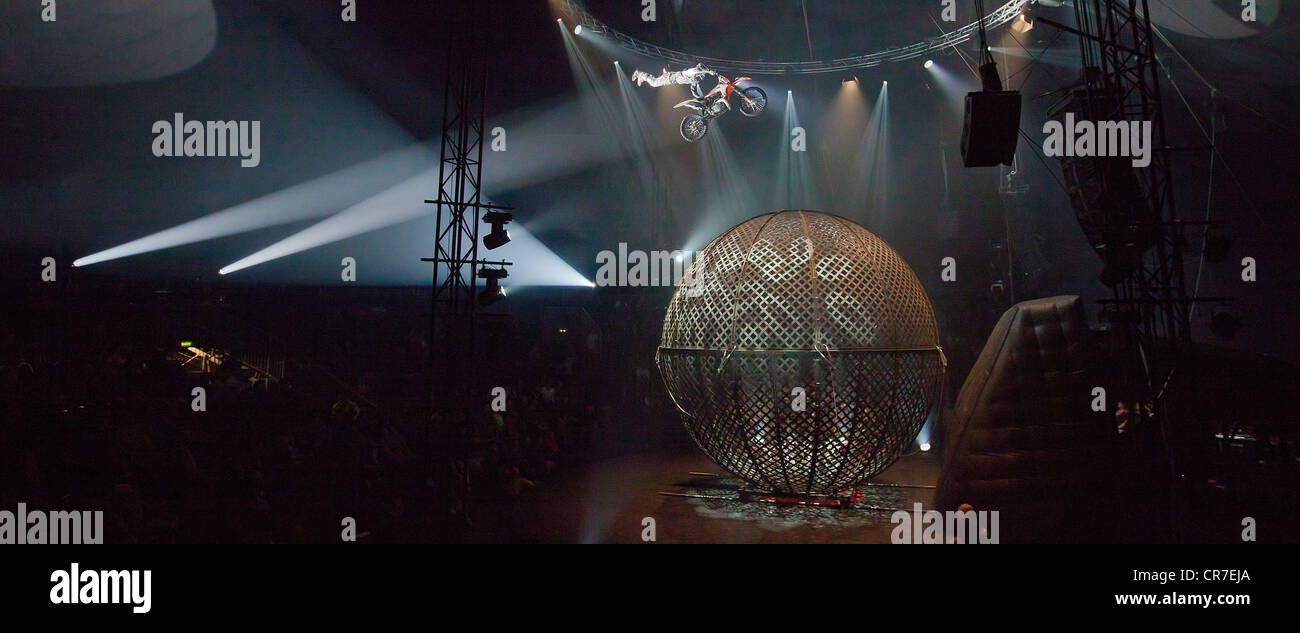 Circus motorcycle act hi-res stock photography and images - Alamy