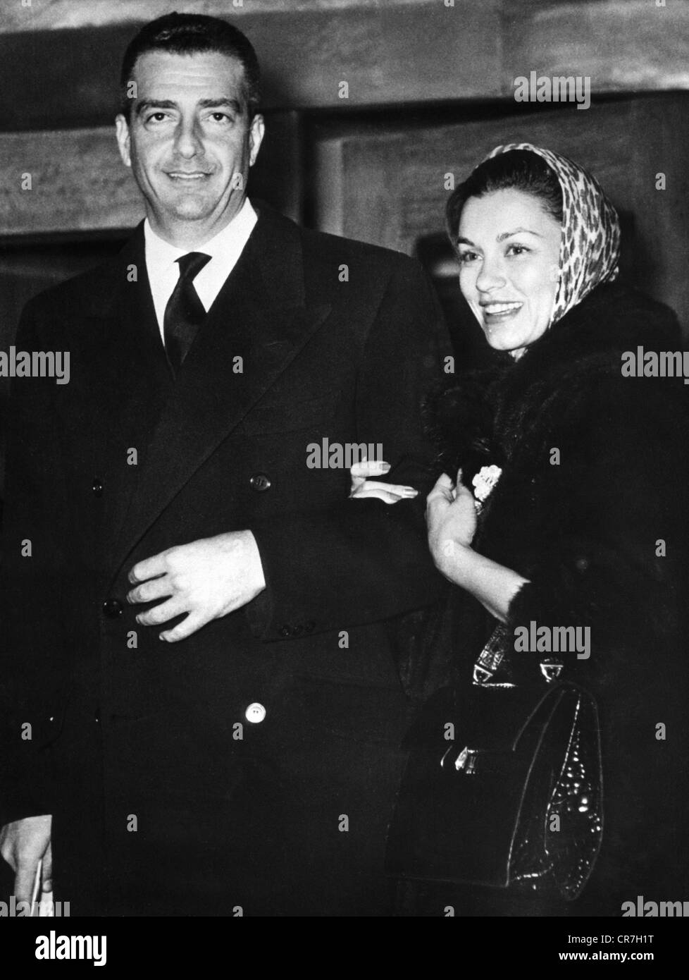 Mexican woman 1950s hi-res stock photography and images - Alamy