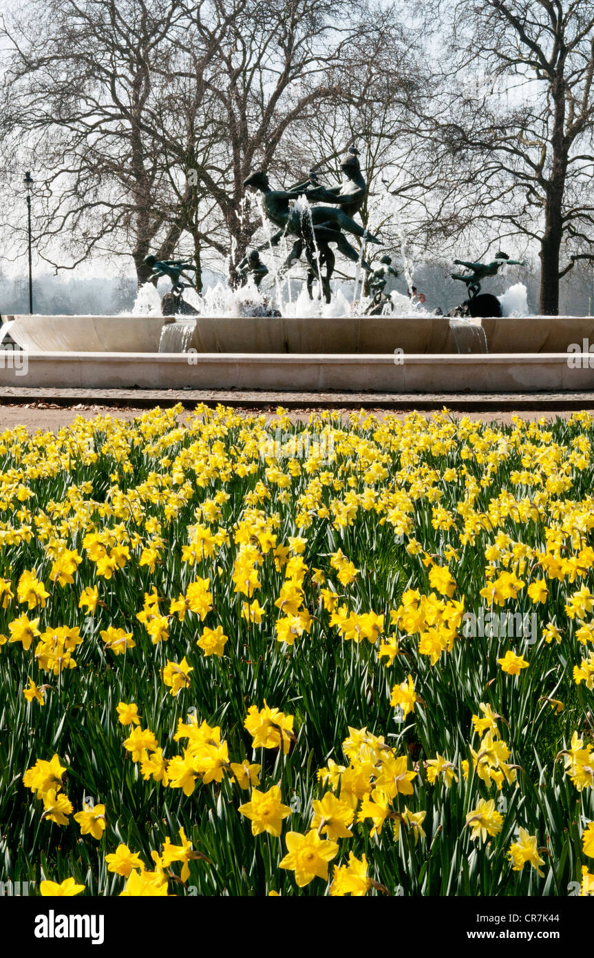 Hyde park london spring hi-res stock photography and images - Alamy