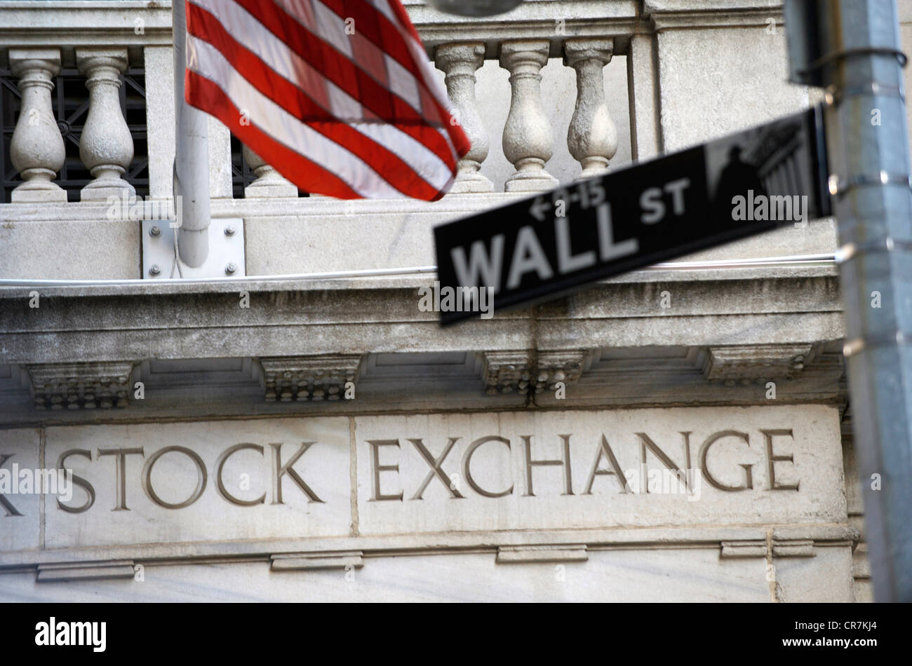 Wall street new york hi-res stock photography and images - Alamy