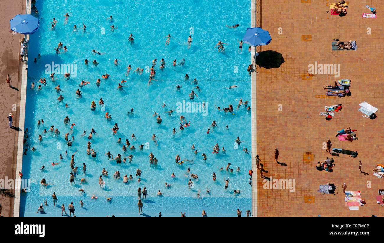 Public swimming pools germany hi-res stock photography and images - Alamy