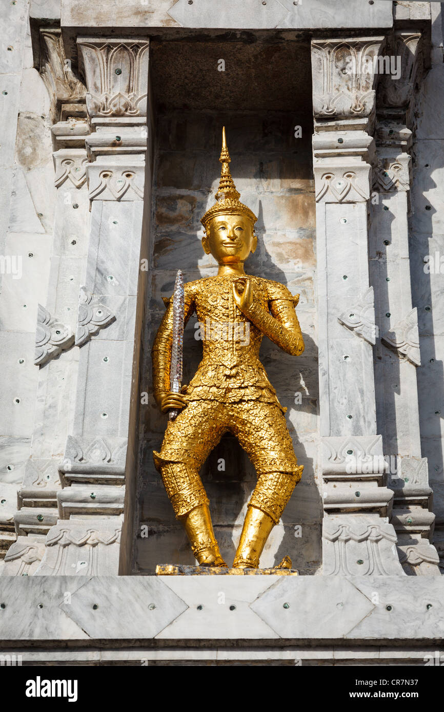 Golden temple guard hi-res stock photography and images - Alamy