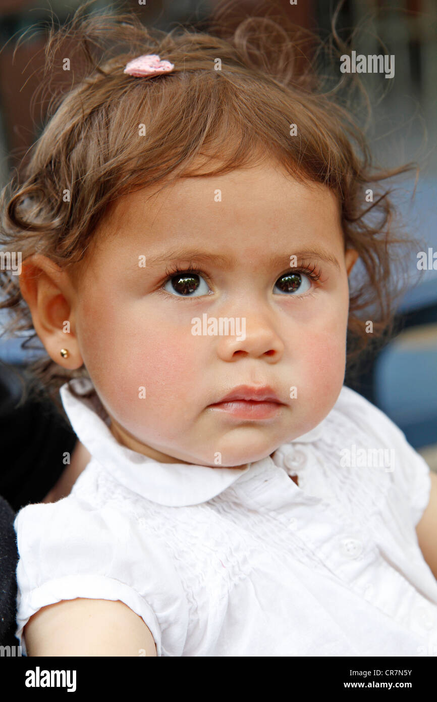 Two year old preschool girls hi-res stock photography and images - Alamy