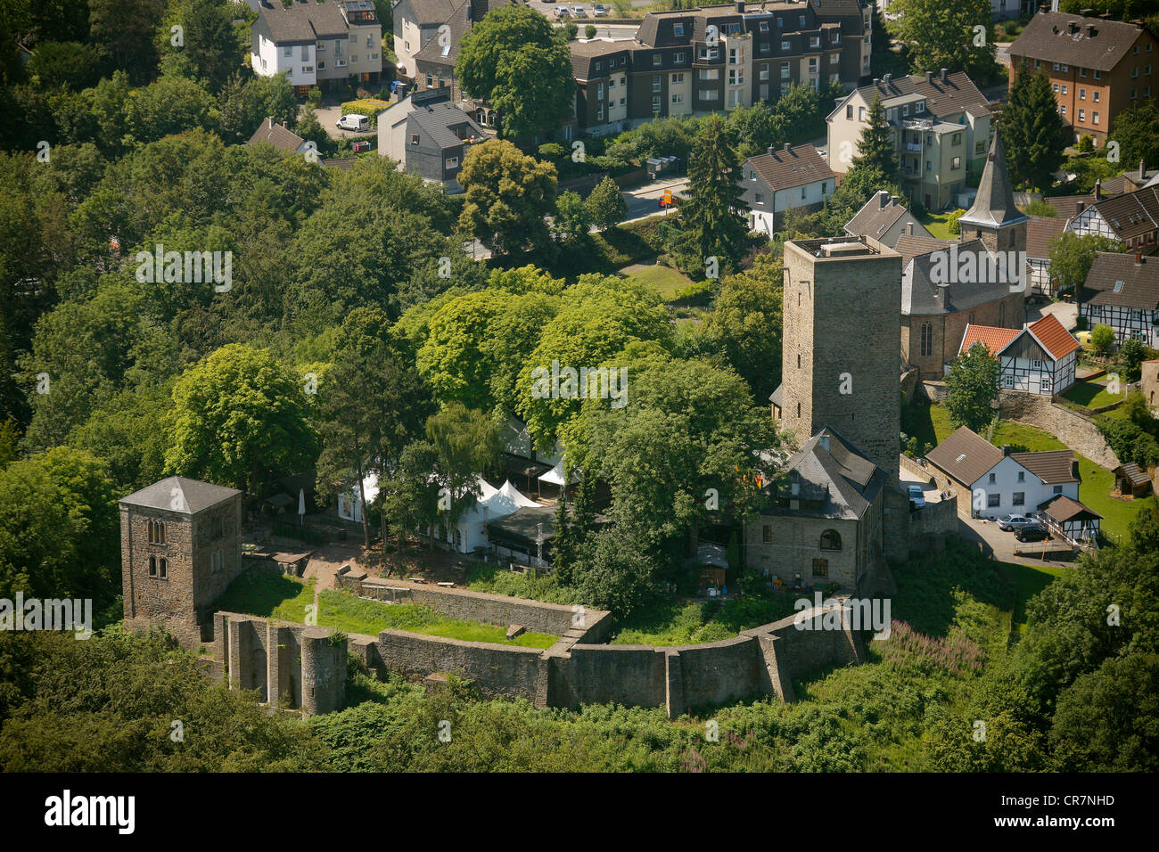 Blankenstein castle is the ruins hi-res stock photography and images ...