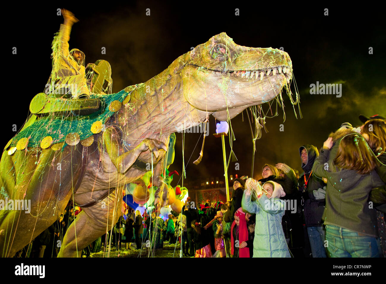 Illuminated carnival floats hi-res stock photography and images - Alamy