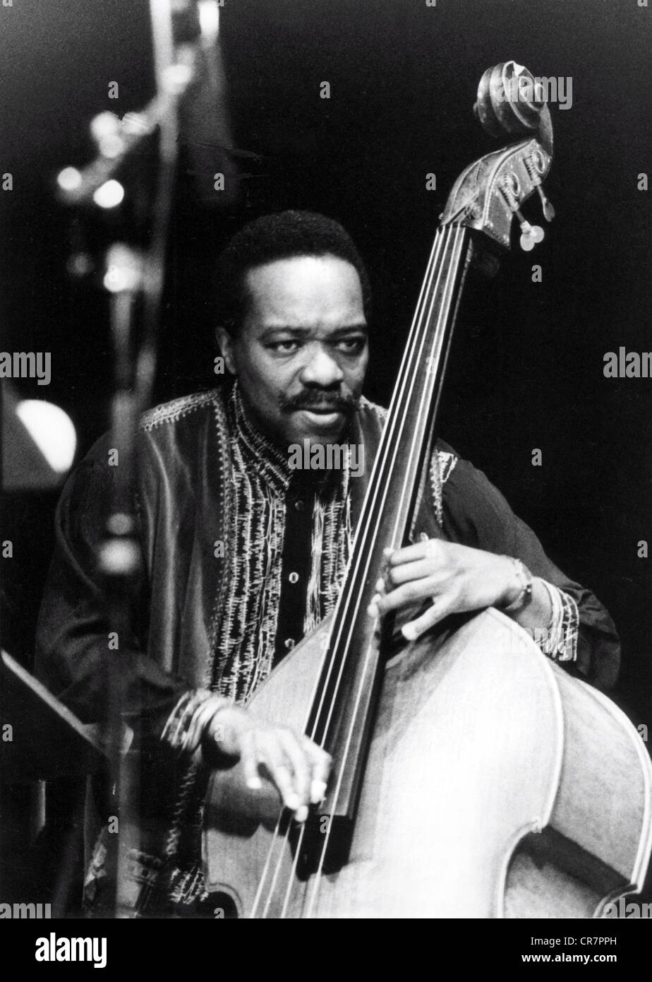 Man playing double bass hi-res stock photography and images - Alamy