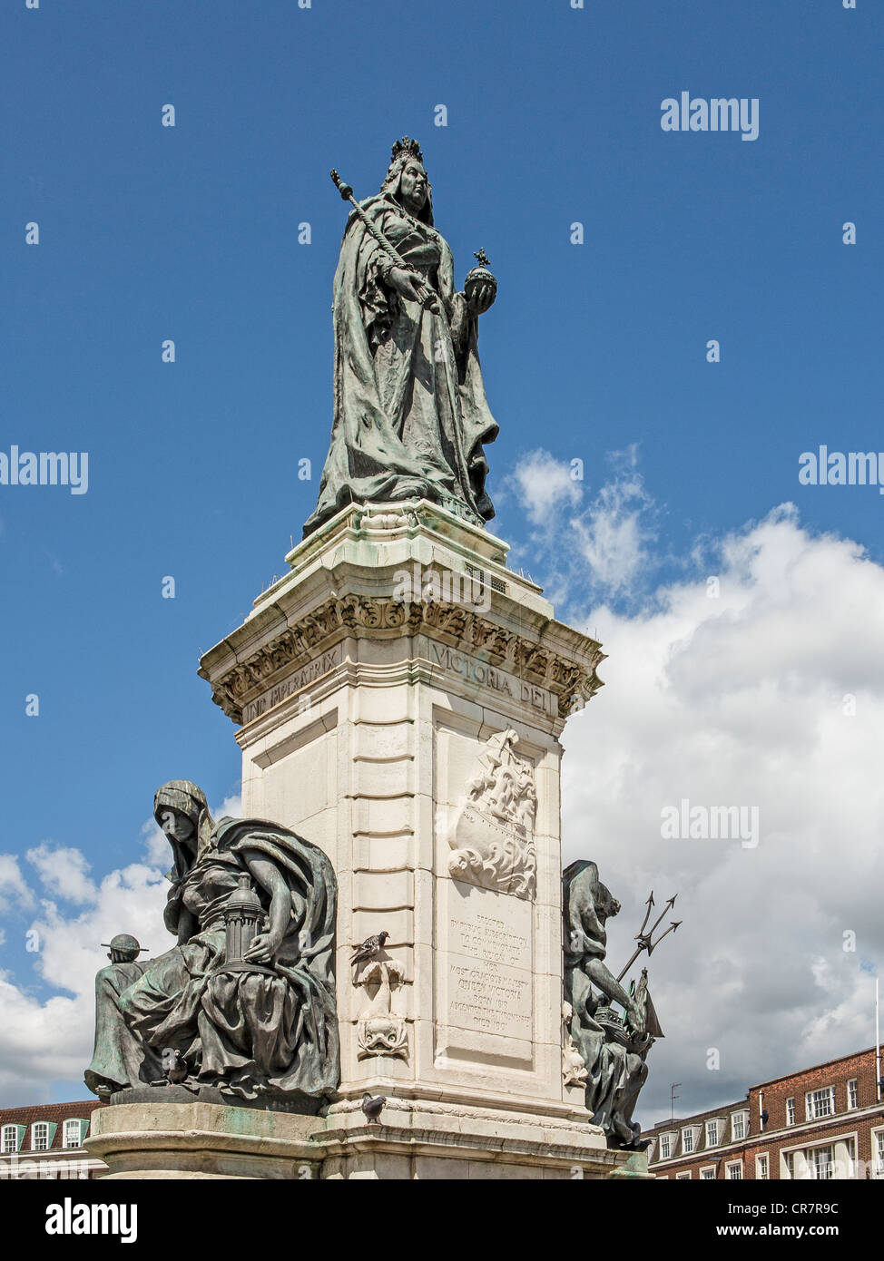Queen Victoria Statue Square Hull Yorkshire UK Stock Photo - Alamy
