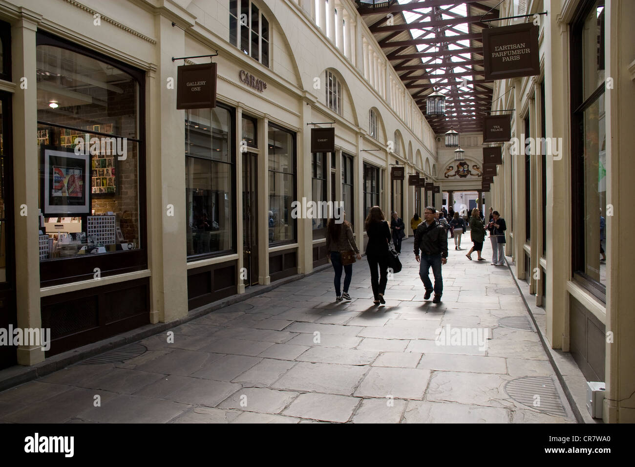 Covent Garden market arcade shops customers Stock Photo - Alamy