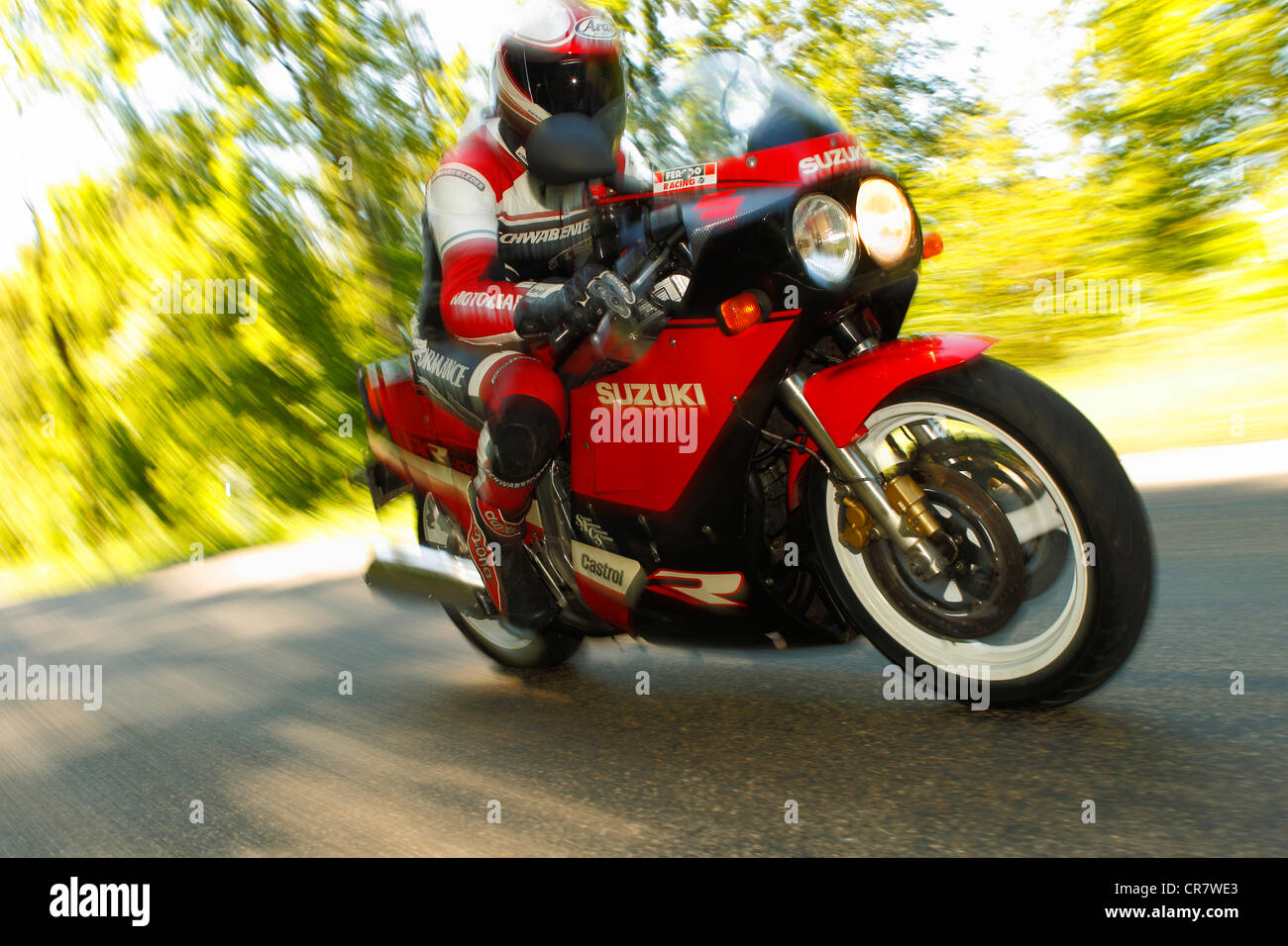 Motorcyclist riding a Suzuki GSX-R 1100 Stock Photo - Alamy