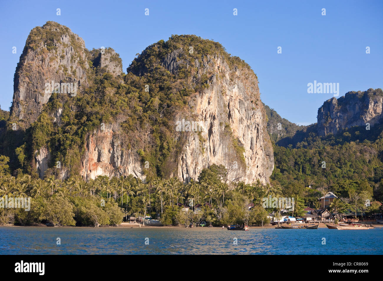 Railay bay east hi-res stock photography and images - Alamy