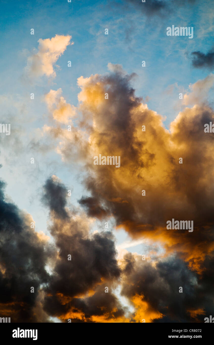 Cloud and sunset view hi-res stock photography and images - Alamy
