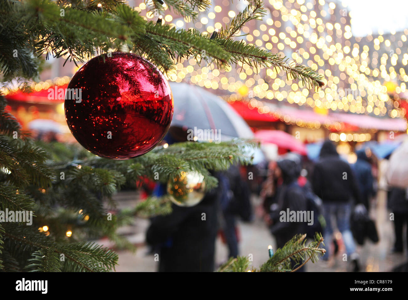 Baubles on a Christmas tree, Christmas market at Cologne Cathedral ...