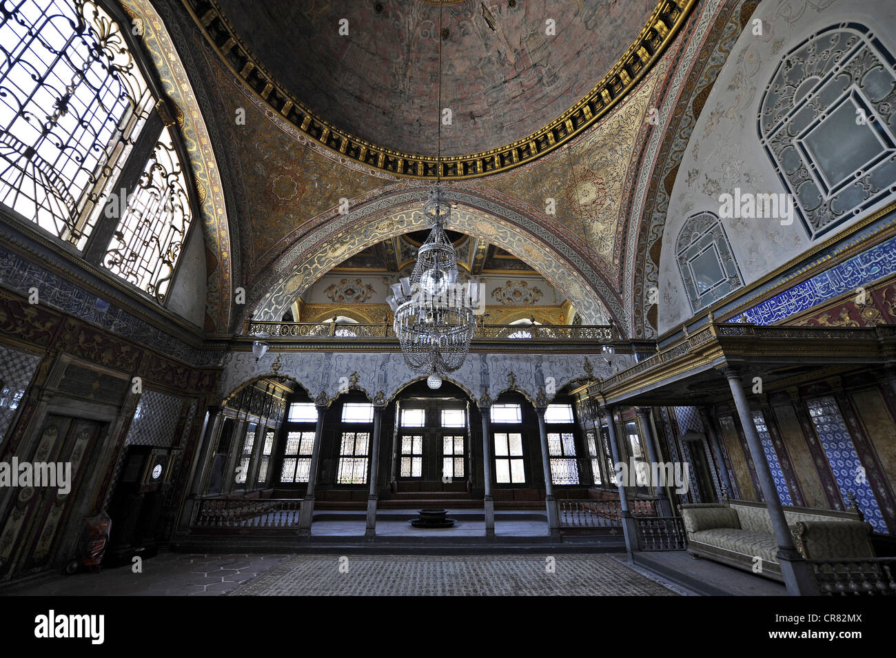 Throne room topkapi palace hi-res stock photography and images - Alamy