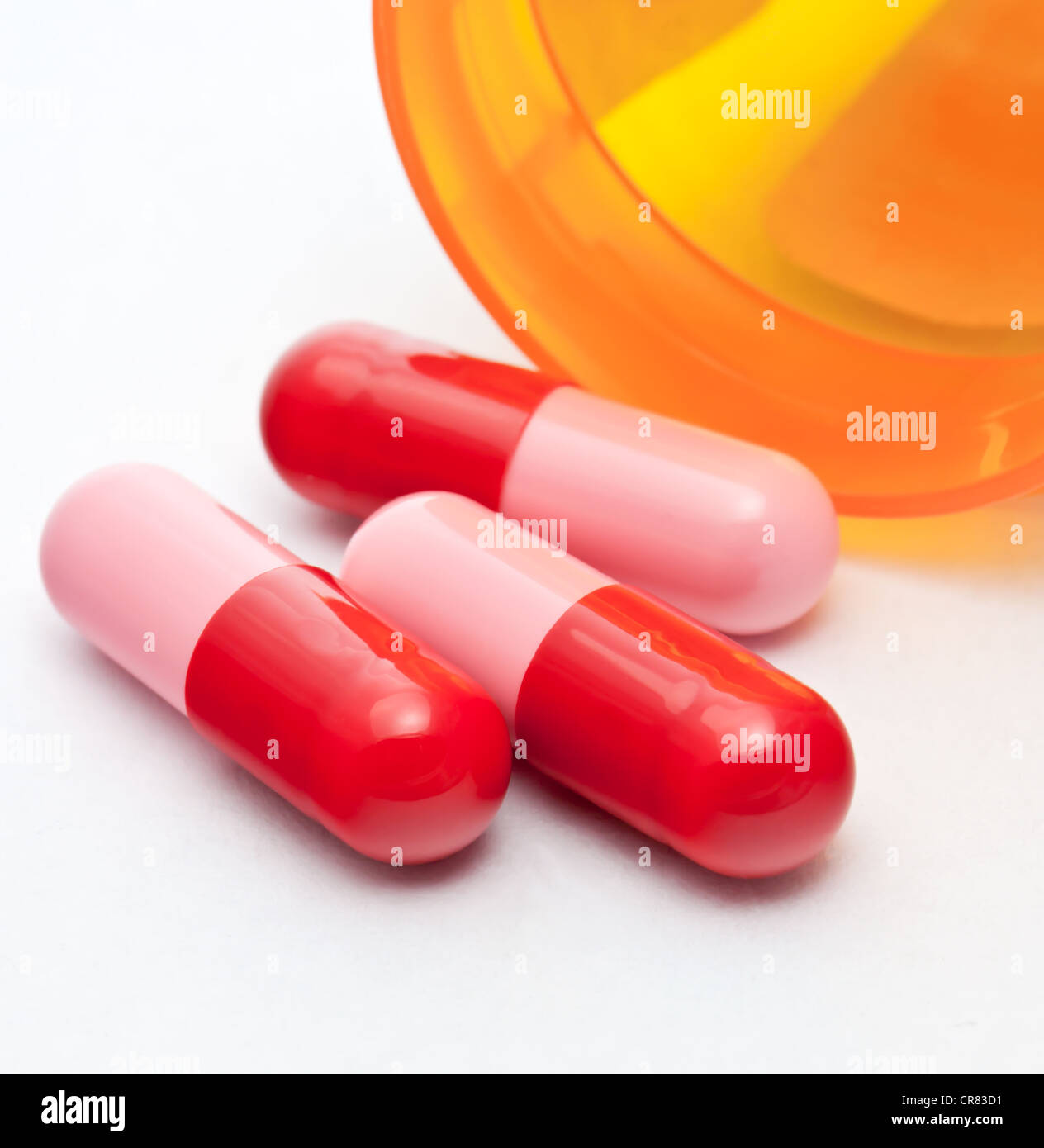 Pink pill bottle hi-res stock photography and images - Alamy