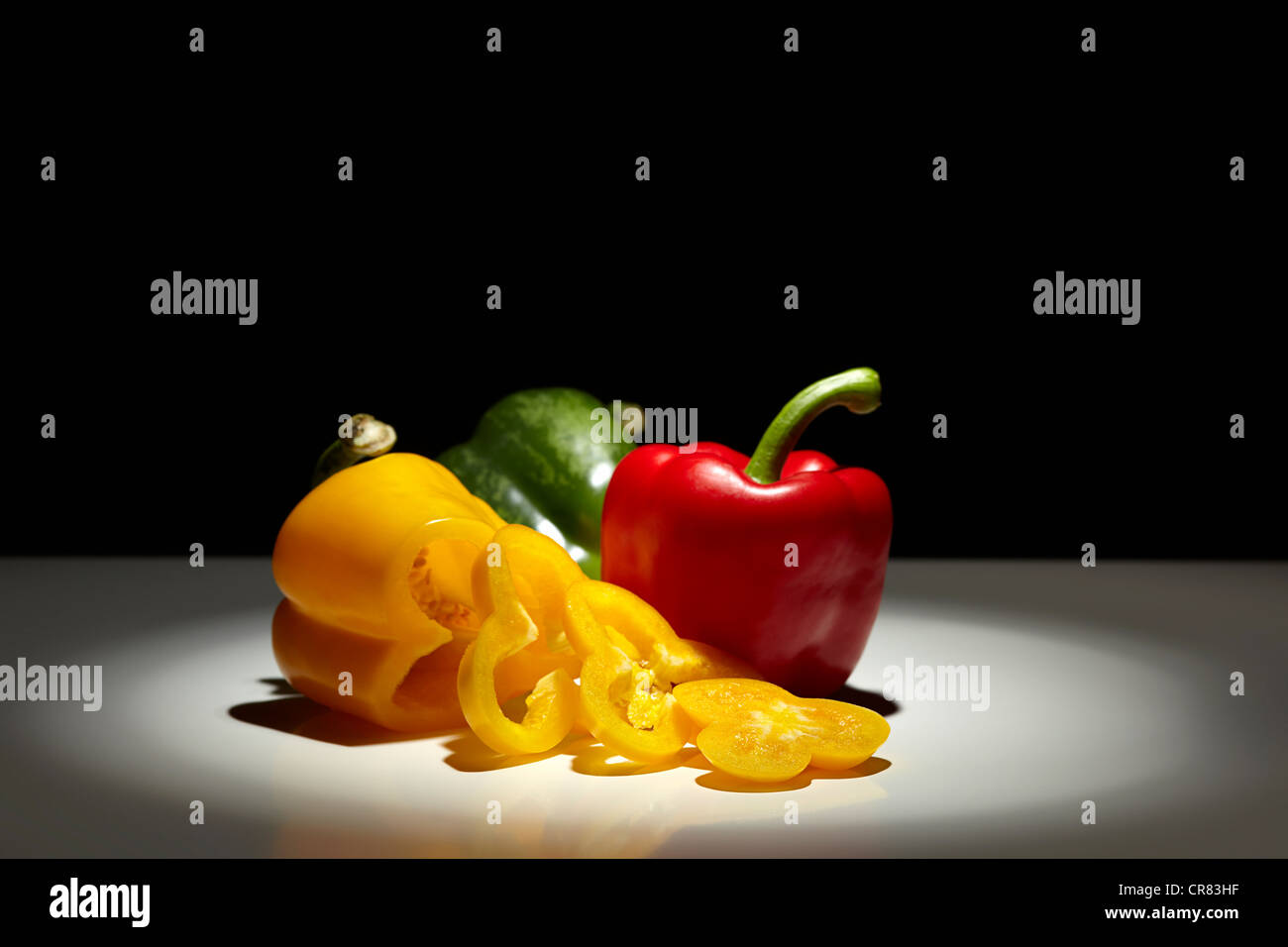 Red, green and yellow Bell Peppers (Capsicum annuum Stock Photo - Alamy