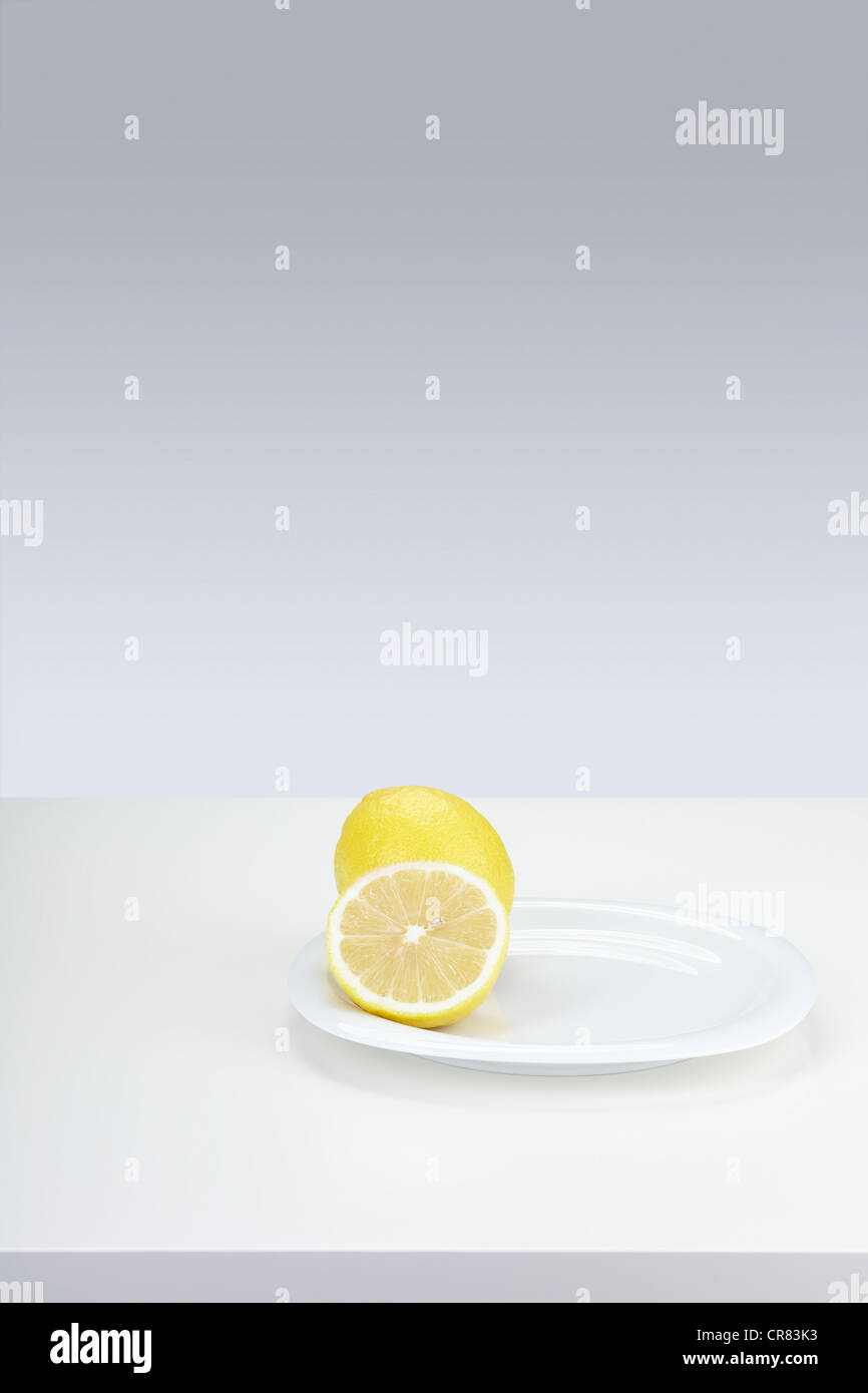 Citrus limon l hi-res stock photography and images - Alamy