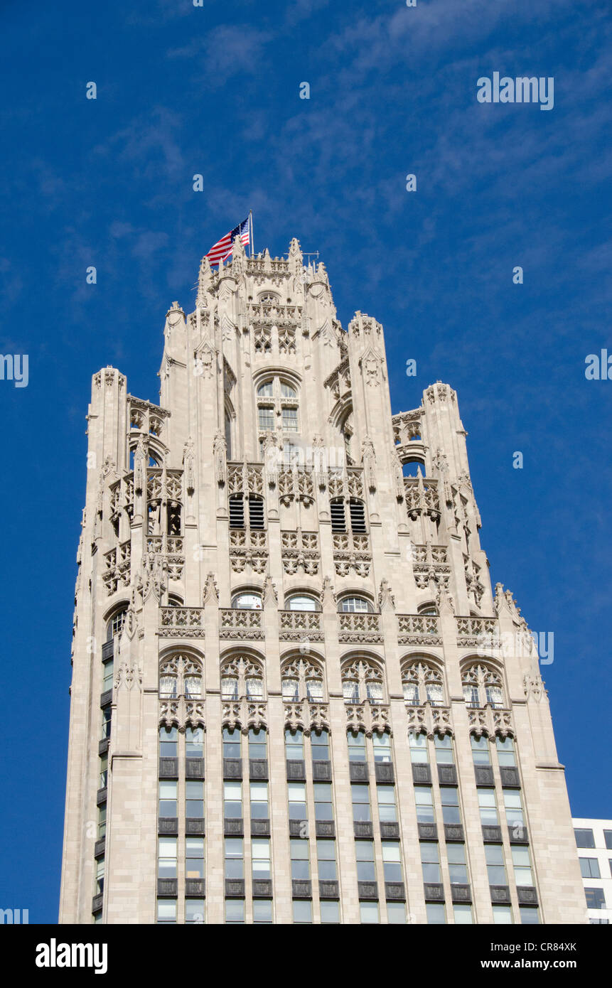 Chicago rooftop gothic hi-res stock photography and images - Alamy