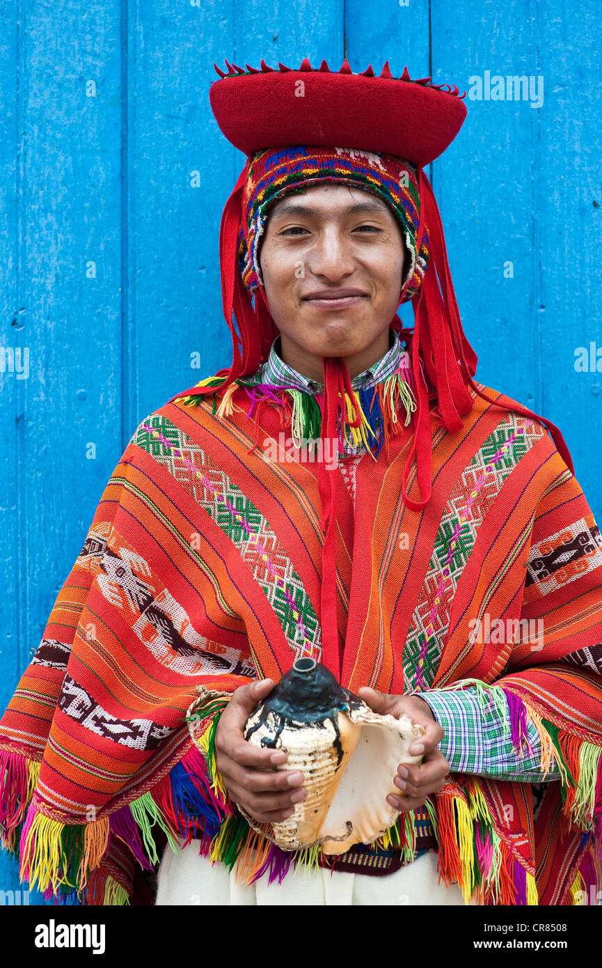 Peru, Cuzco province, Huaro, dancer in traditional costume for the corn ...