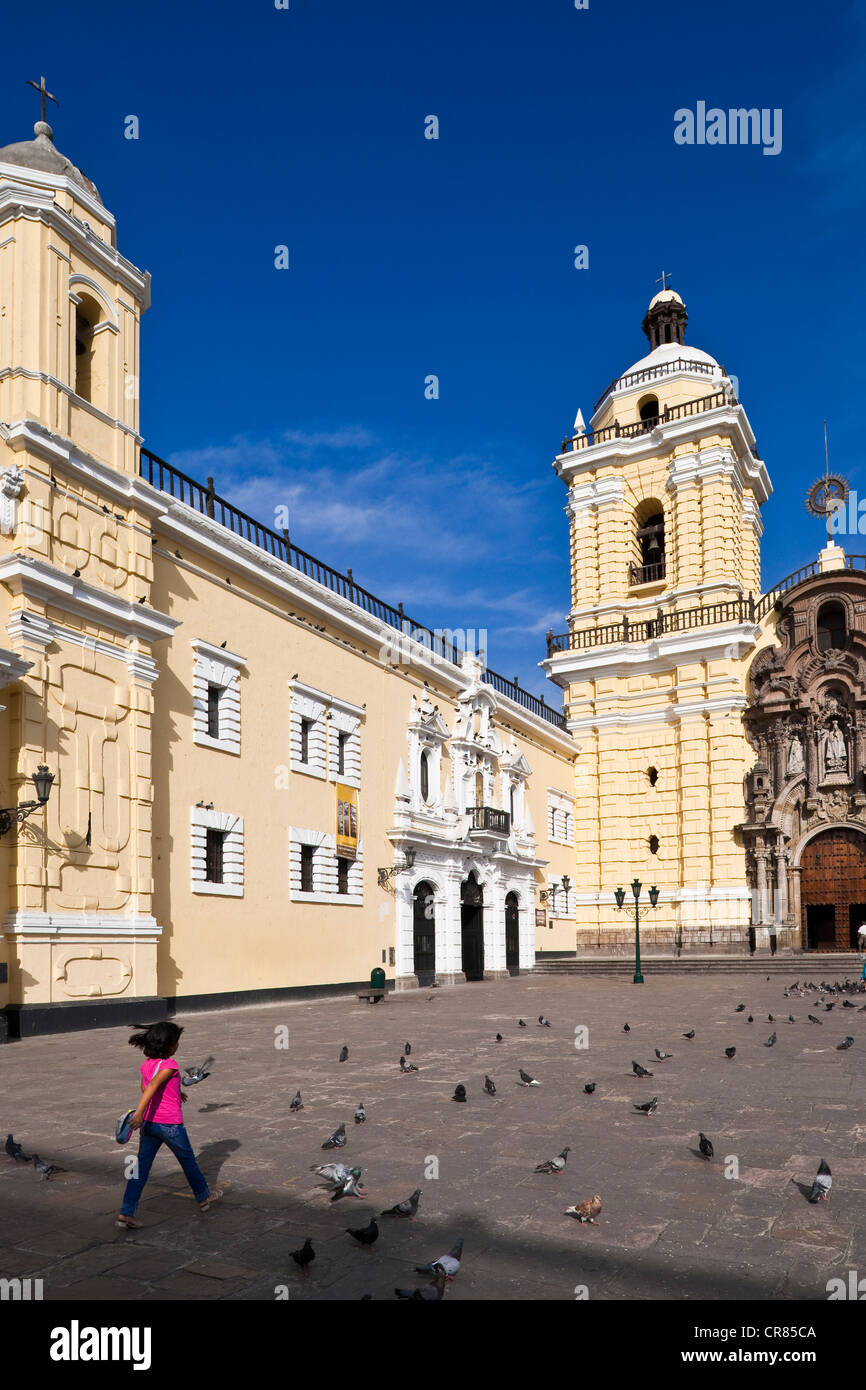 Peru, Lima, historic centre UNESCO World Heritage, outside the church ...