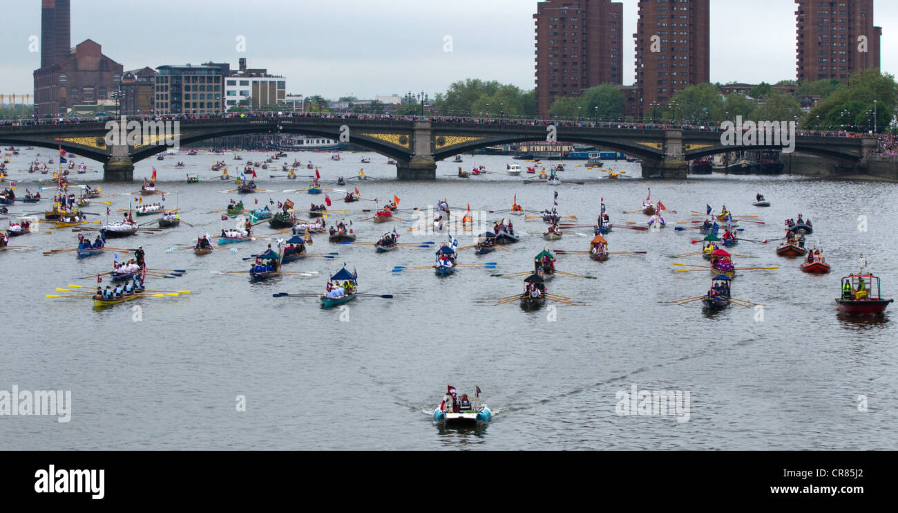 Man-powered boats participating in the Queen's Diamond Jubilee River ...