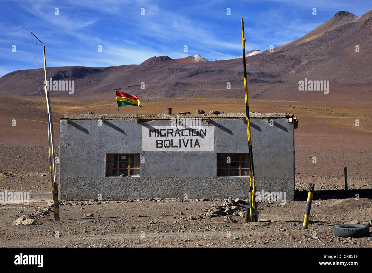 Chile border crossing hi-res stock photography and images - Alamy