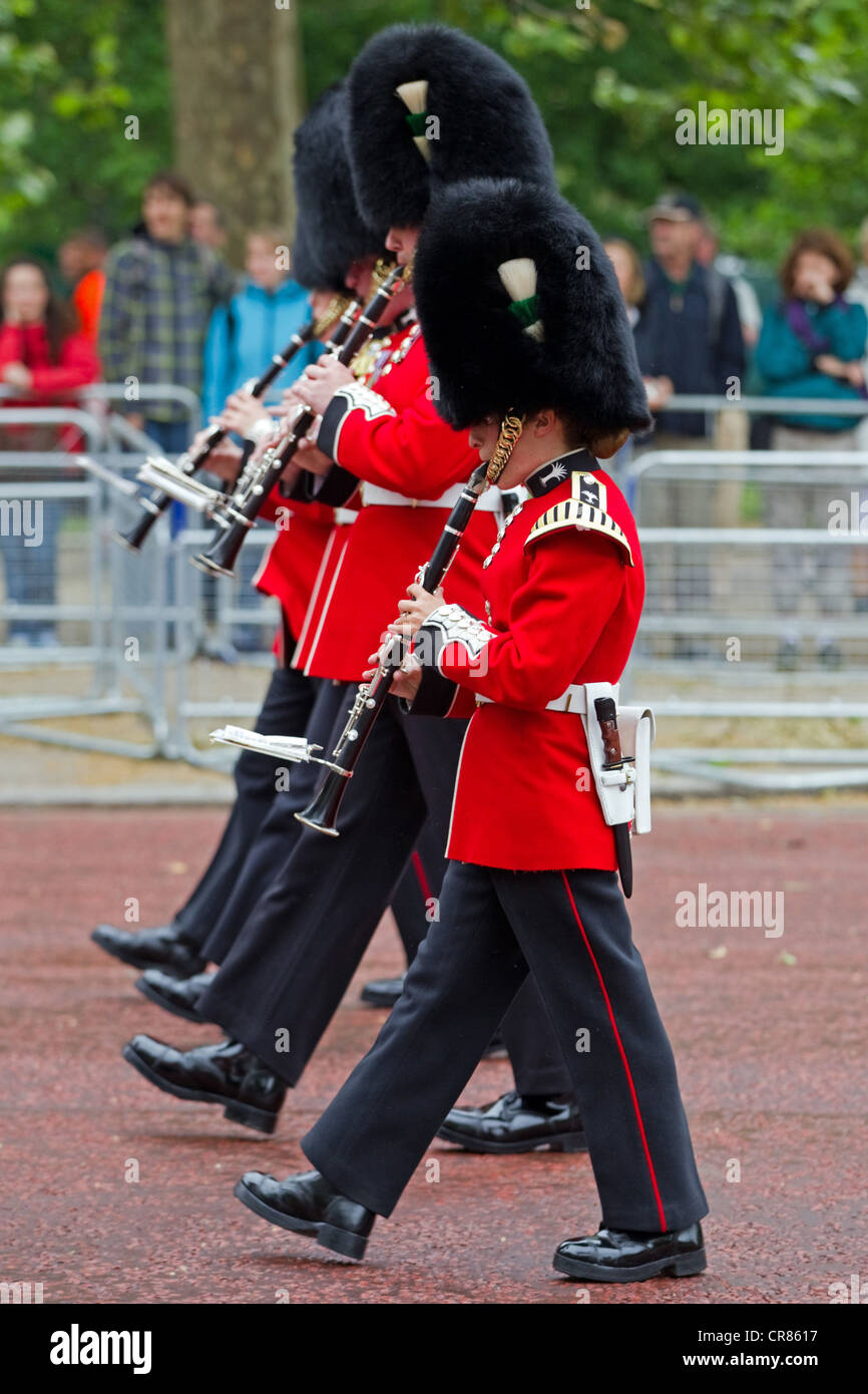 Trooping the colour welsh guards hi-res stock photography and images ...