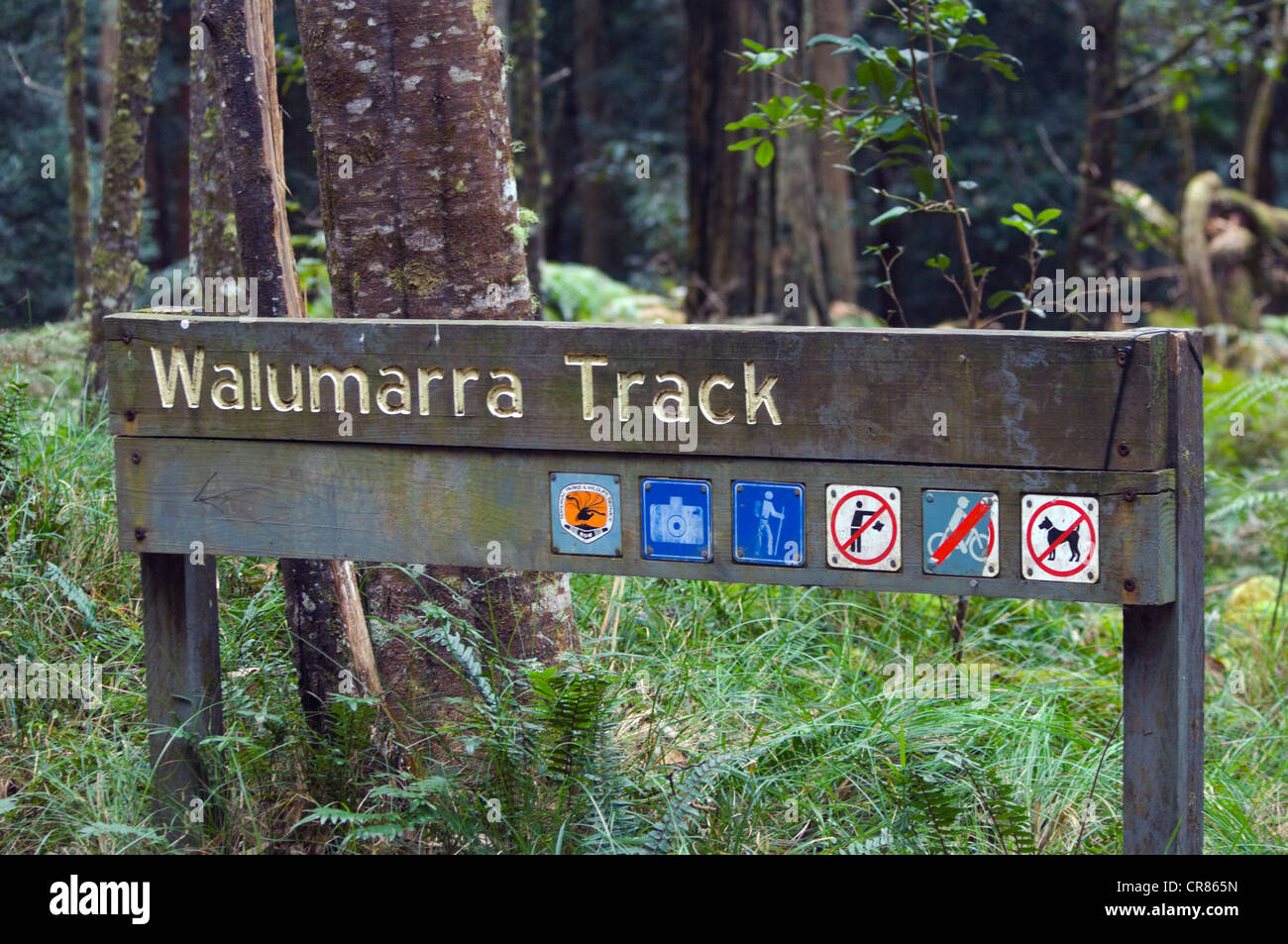 Australia walking track sign hi-res stock photography and images - Alamy
