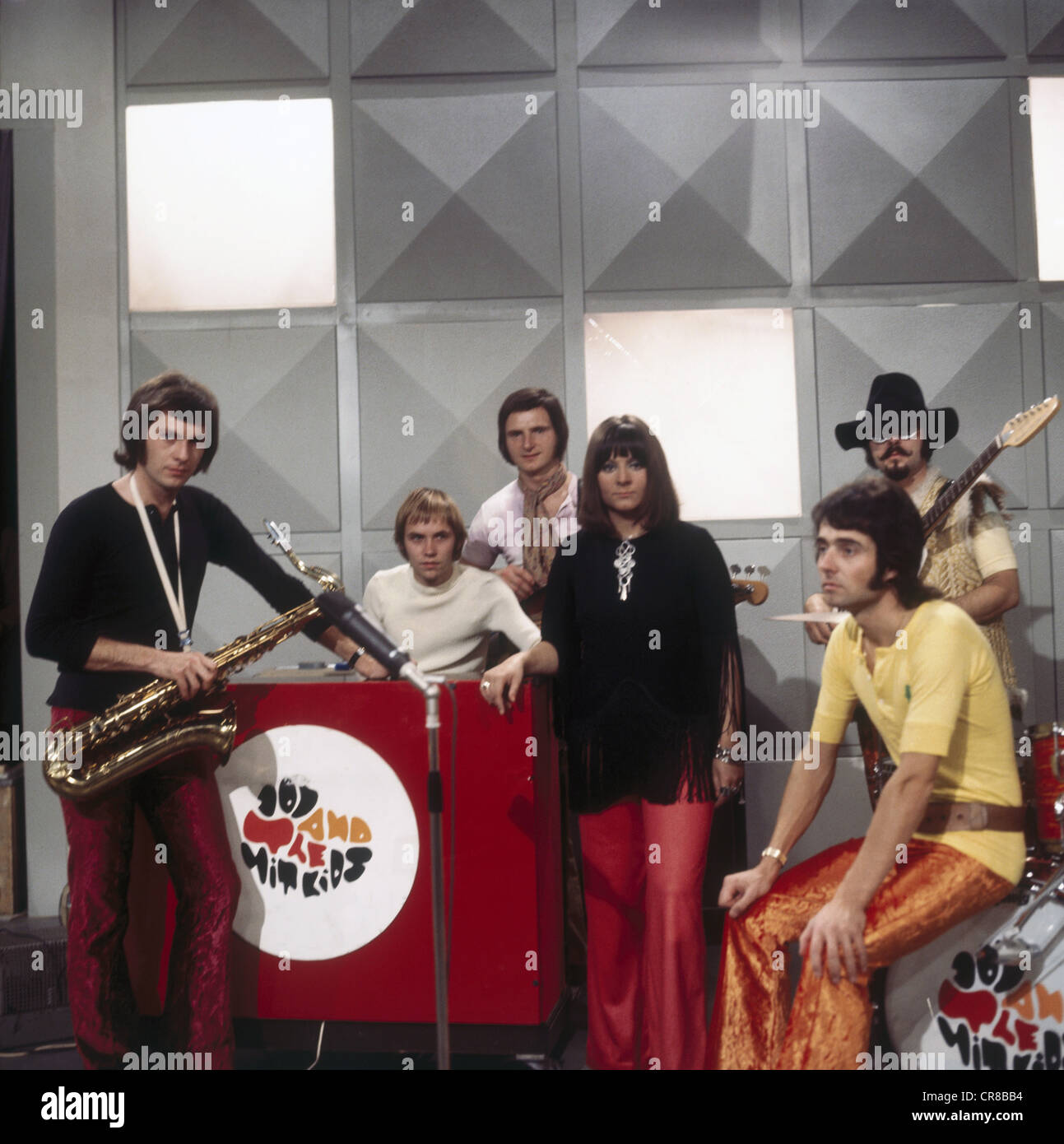 1970s man woman guitars hi-res stock photography and images - Alamy