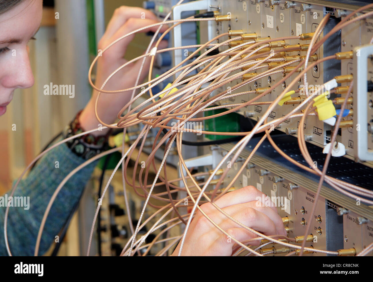 Physics lab experiment hi-res stock photography and images - Alamy
