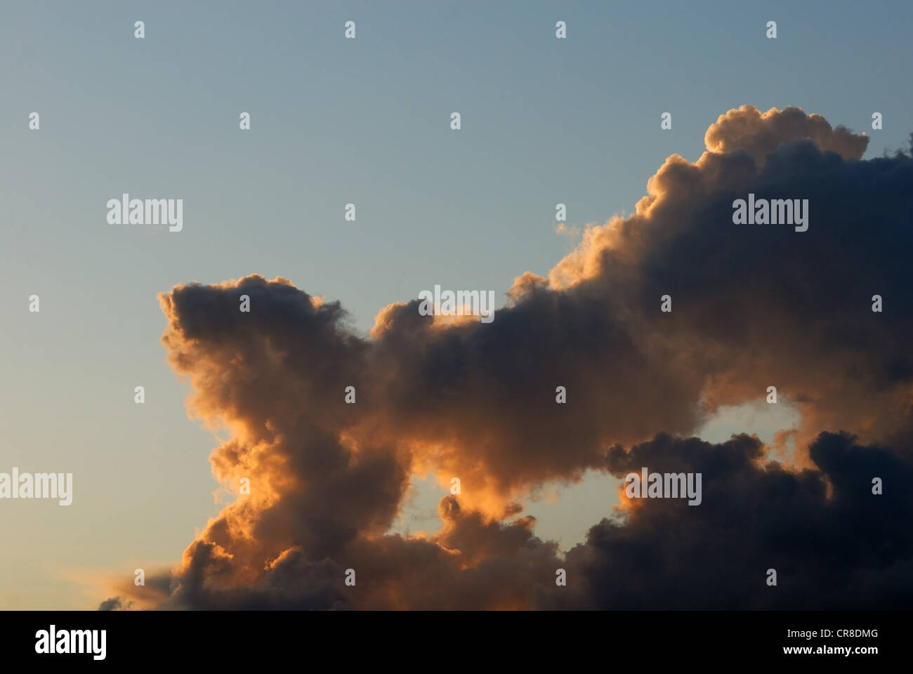 Rain clouds forming hi-res stock photography and images - Alamy