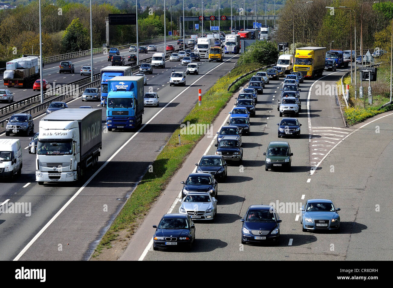 Motorway congestion on M25 Surrey Stock Photo - Alamy
