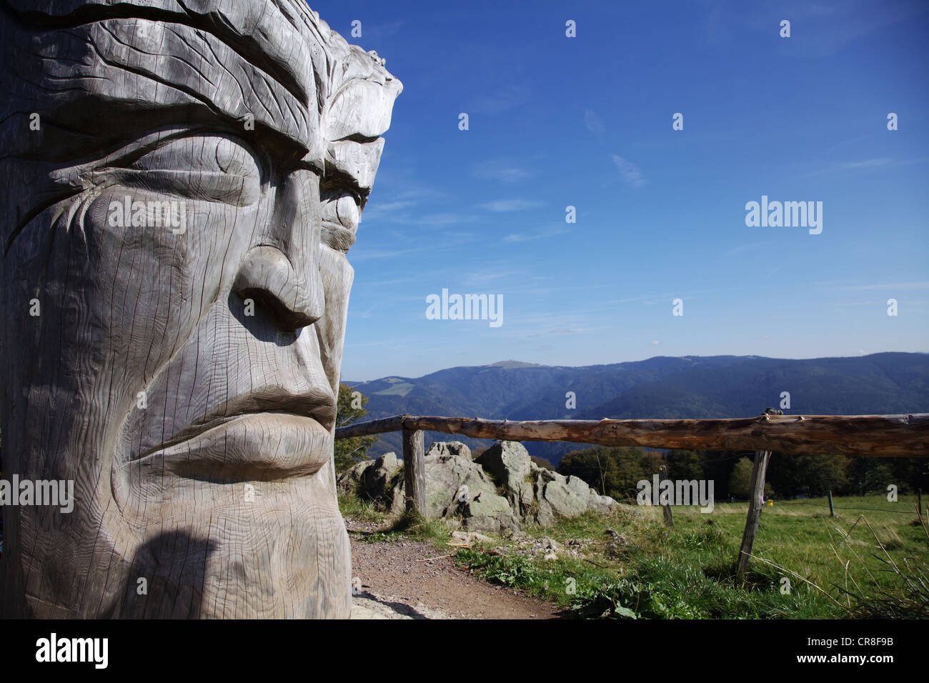 Art work carved wooden hi-res stock photography and images - Alamy