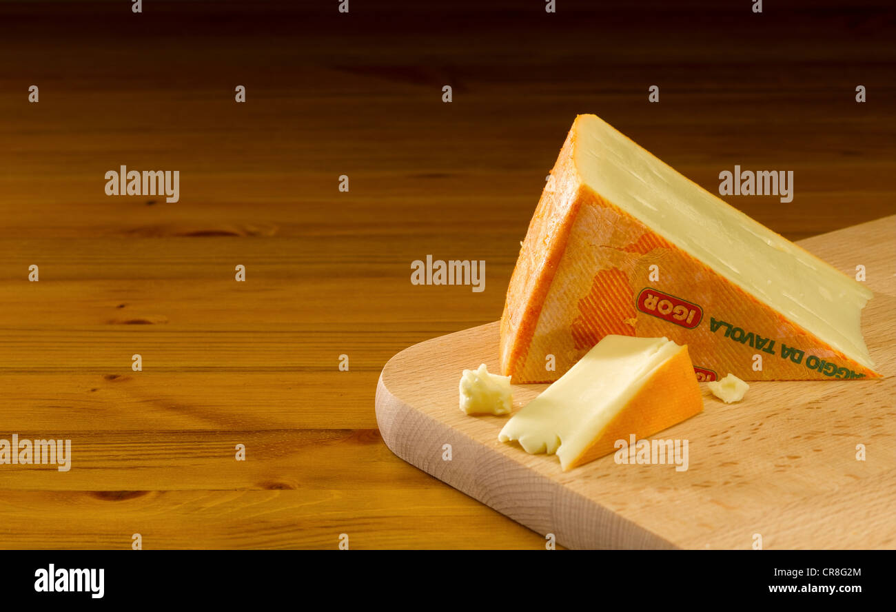 Fontine cheese hi-res stock photography and images - Alamy
