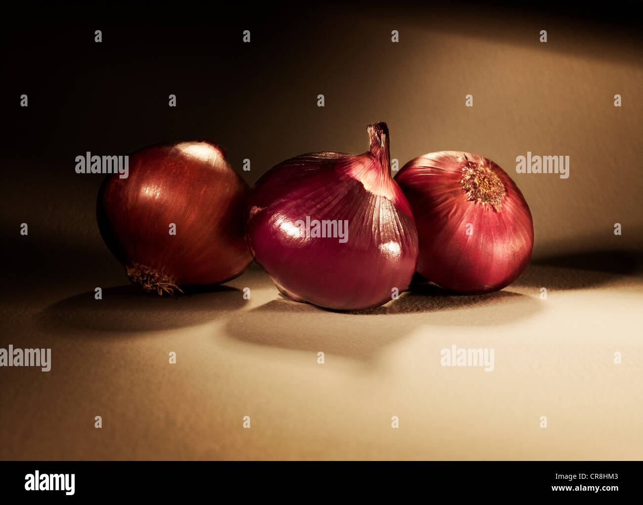 Three fresh onions hi-res stock photography and images - Alamy