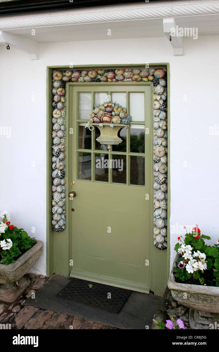 Unusual doorway at an artist's cottage in Clovelly Devon Stock Photo ...