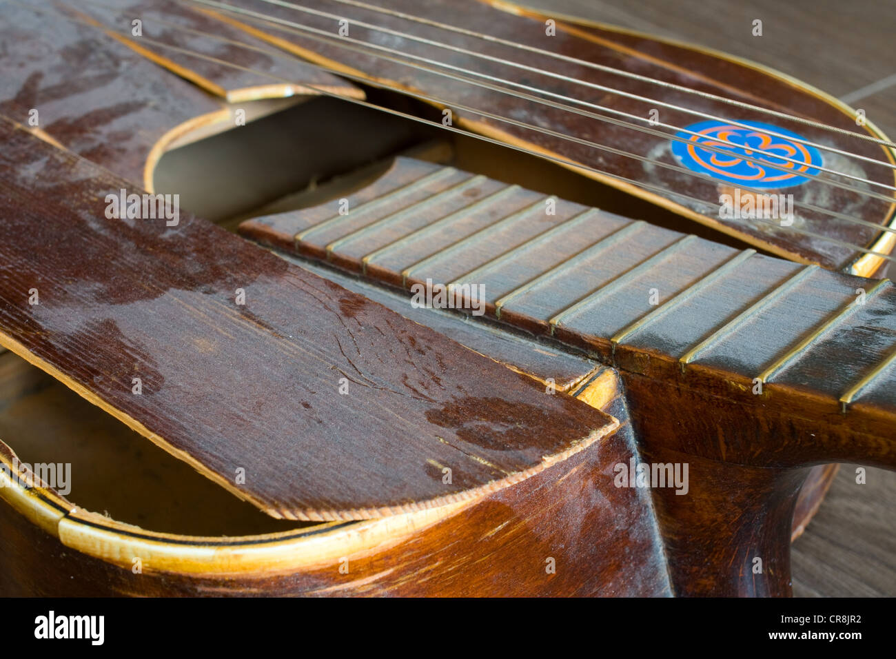 old and destroyed guitar Stock Photo - Alamy