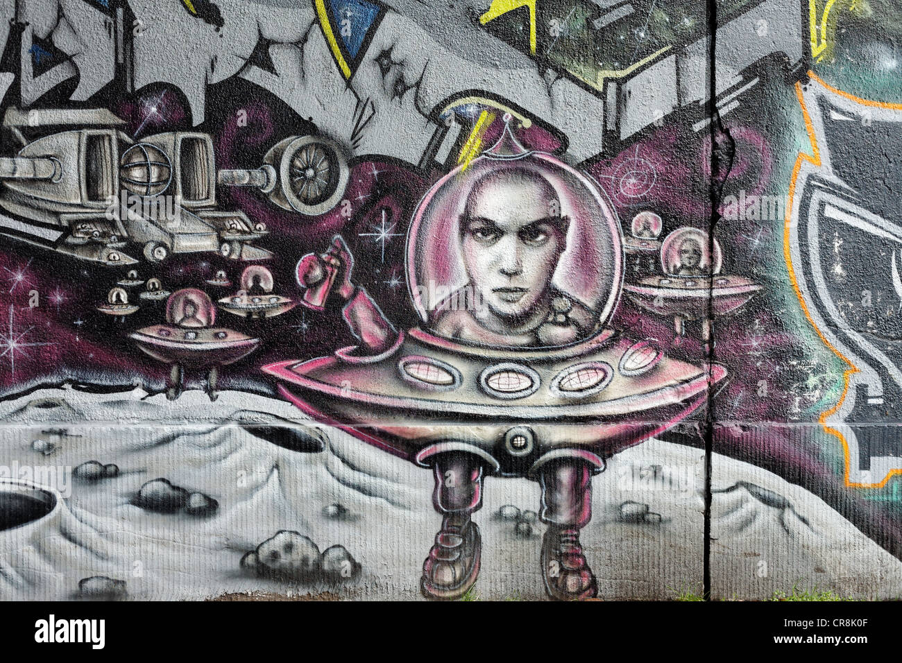 Flying facade hi-res stock photography and images - Alamy