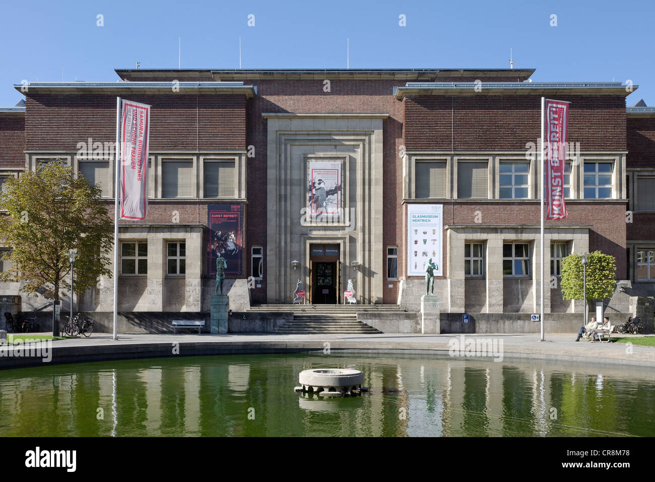 Kunstpalast museum, Ehrenhof, Dusseldorf, North Rhine-Westphalia ...