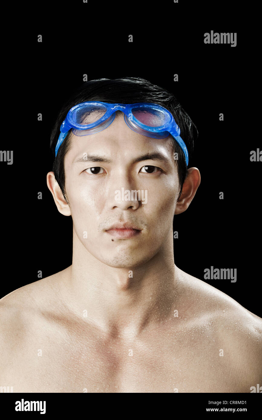 Male swimmer goggles close hi-res stock photography and images - Alamy