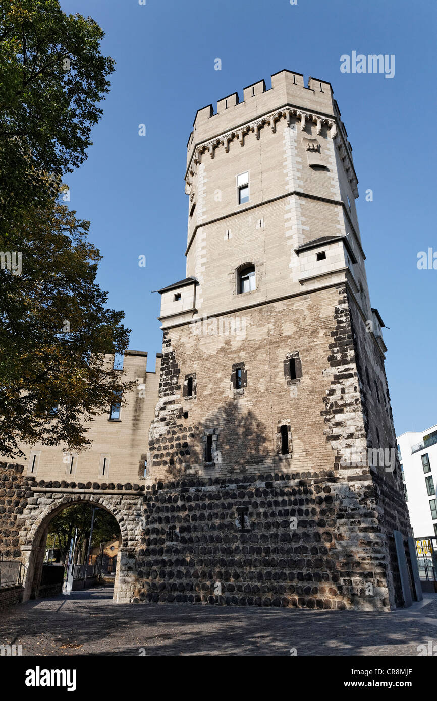 Medieval watchtower hi-res stock photography and images - Alamy