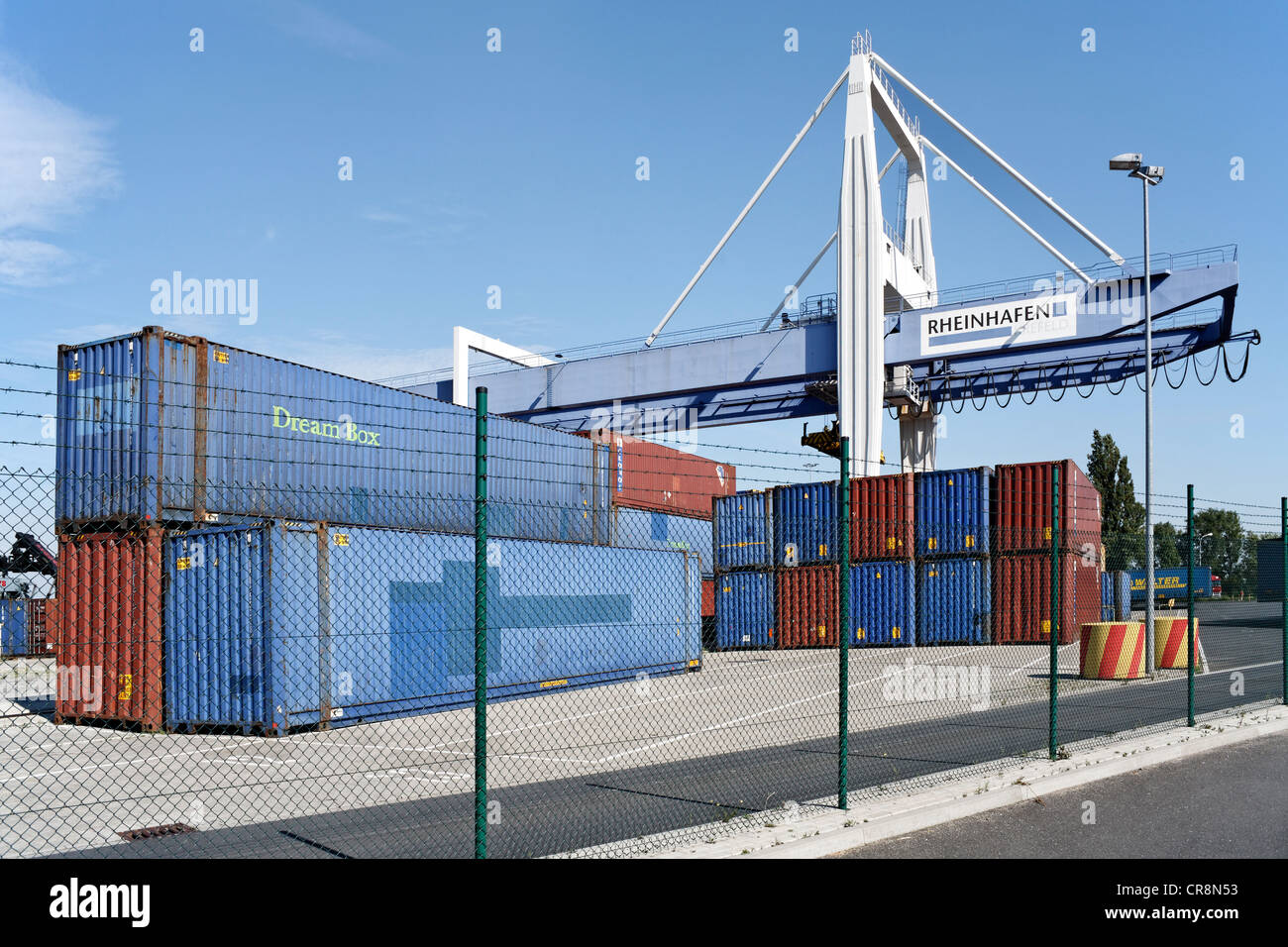 Modern container ports hi-res stock photography and images - Alamy